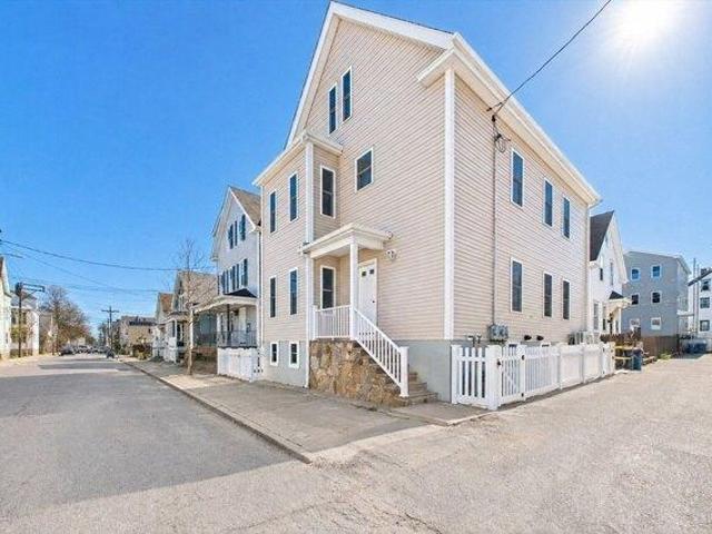house with 6 bedroom, New Bedford MA DLS101801620