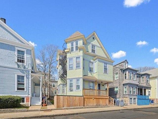 house with 6 bedroom, New Bedford MA DS102727701