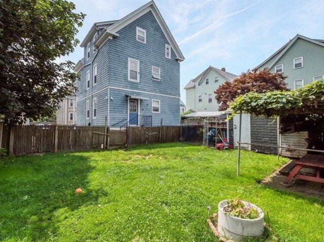 house with 6 bedroom, New Bedford MA ES103069454