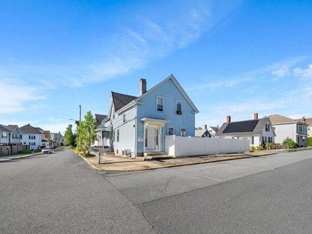house with 6 bedroom, New Bedford MA ES104262367