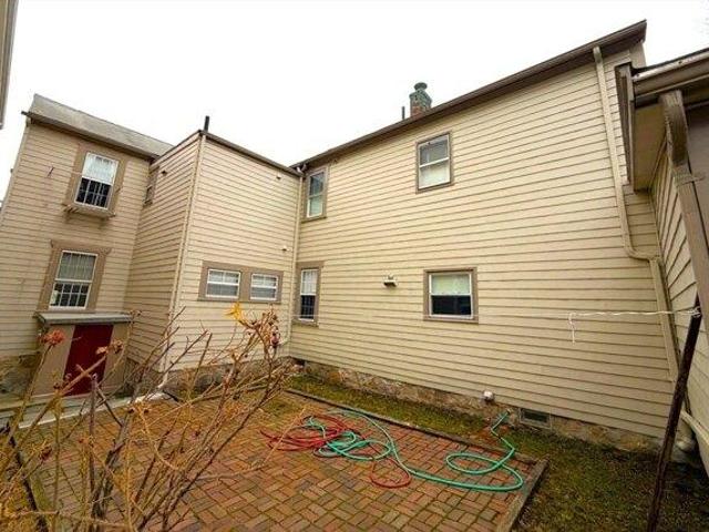 house with 6 bedroom, New Bedford MA ES104263791