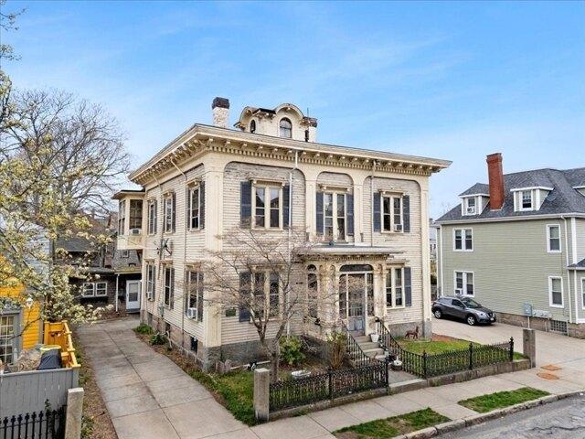 house with 6 bedroom, New Bedford MA ES104848891