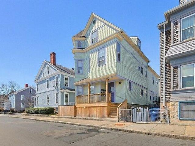 house with 6 bedroom, New Bedford MA ES104870217