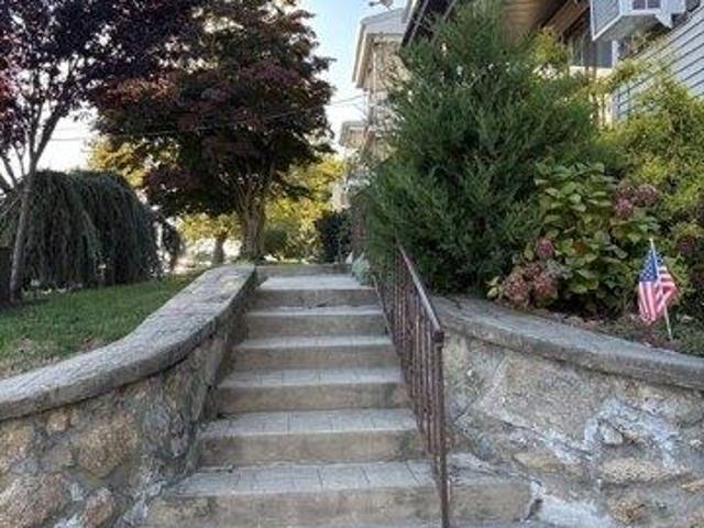 house with 6 bedroom, New Bedford MA ES105116622
