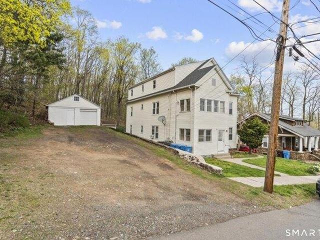 house with 6 bedroom, New Britain CT DLS102028484