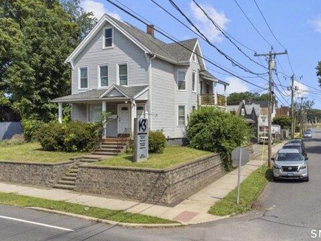 house with 6 bedroom, New Britain CT ES104788375