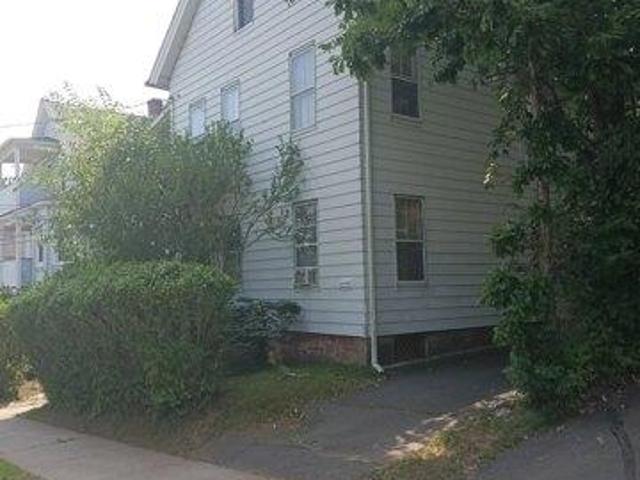 house with 6 bedroom, New Britain CT ES105106267