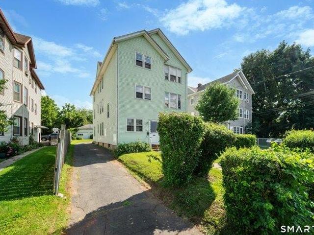 house with 6 bedroom, New Britain CT ES105115940