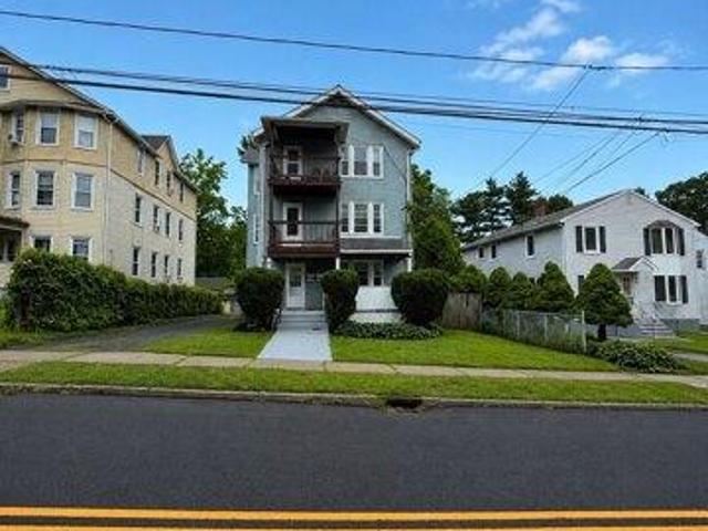 house with 6 bedroom, New Britain CT ES105232663