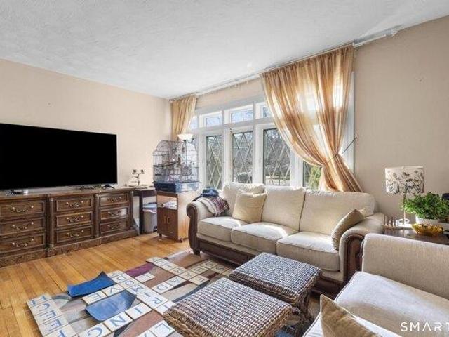 house with 6 bedroom, New Haven CT DLS101898106