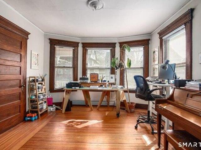 house with 6 bedroom, New Haven CT ES104720815