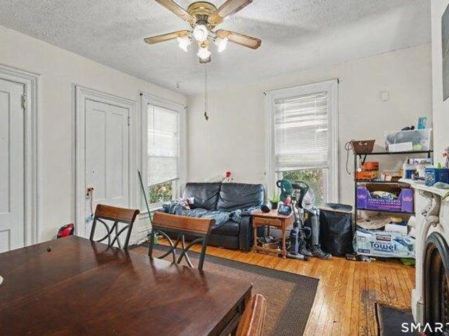 house with 6 bedroom, New Haven CT ES104265740