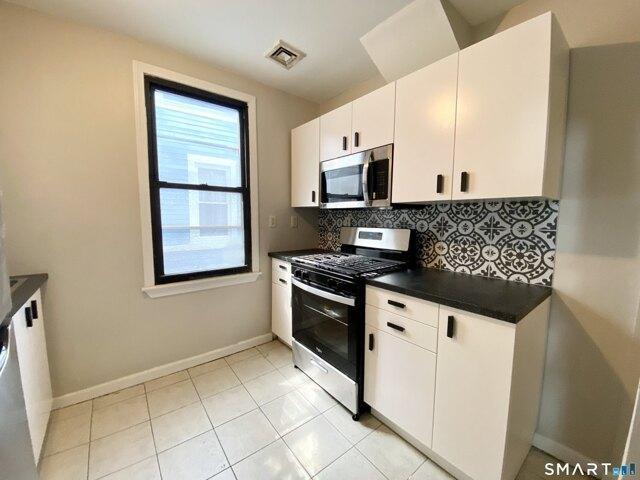 house with 6 bedroom, New Haven CT ES105425054