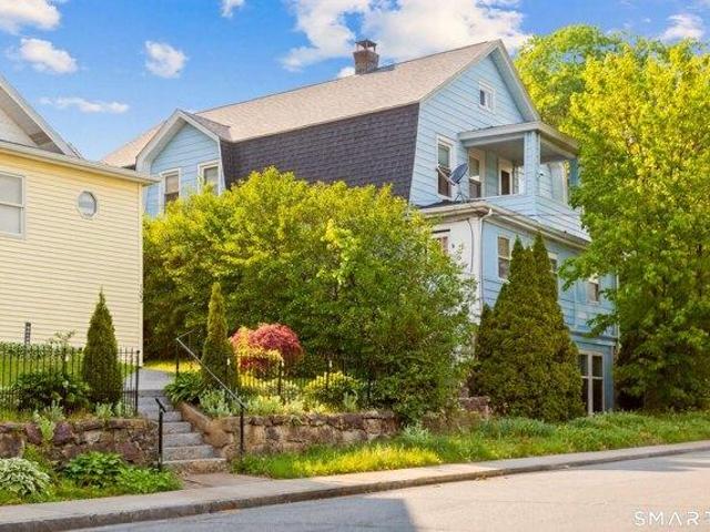 house with 6 bedroom, New London CT DS104298583