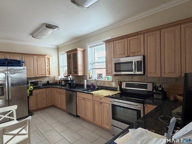 house with 6 bedroom, New London CT ES105232077