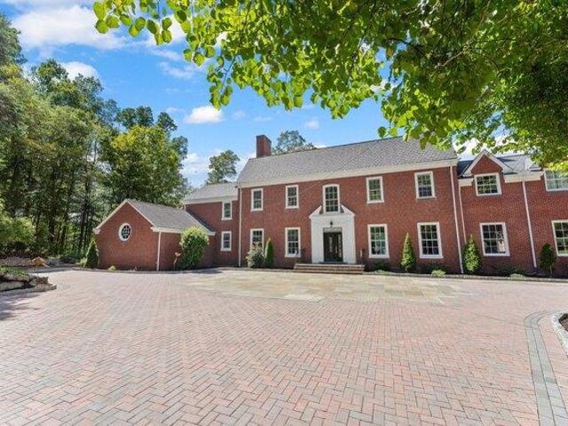 house with 6 bedroom, New Milford CT DLS103069587