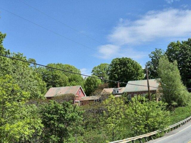 house with 6 bedroom, New Sharon ME ES104543840