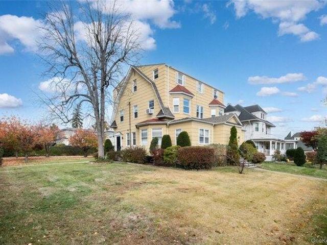 house with 6 bedroom, New Rochelle NY DS102565095
