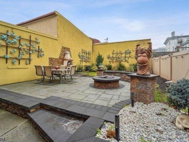 house with 6 bedroom, Newark NJ DLS102528795