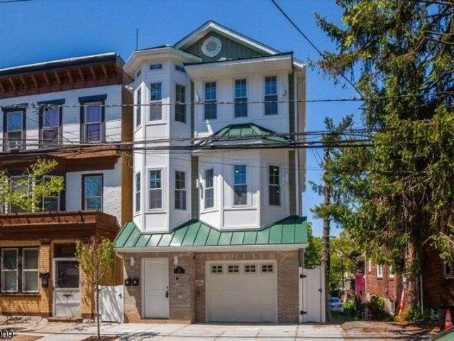 house with 6 bedroom, Newark NJ DLS102729341