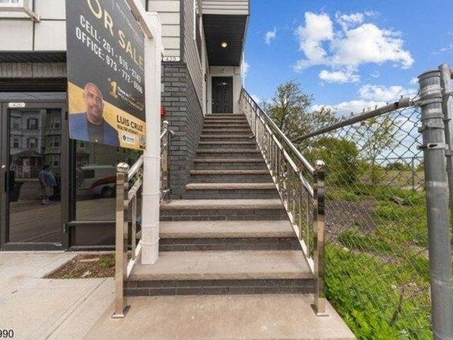 house with 6 bedroom, Newark NJ DS102727264
