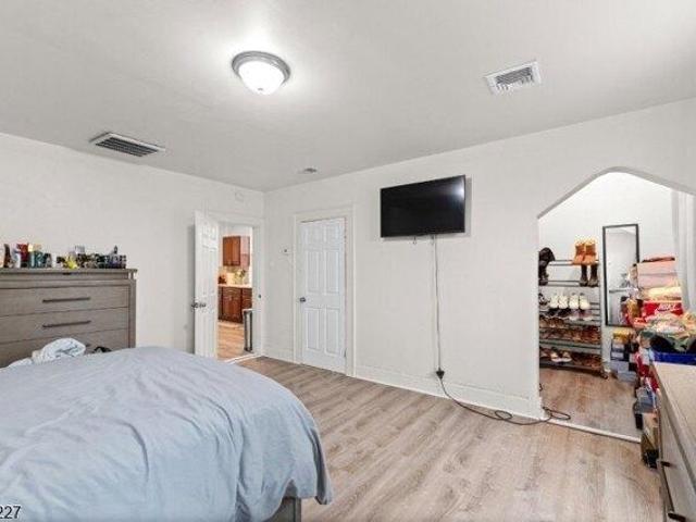 house with 6 bedroom, Newark NJ DS102026621