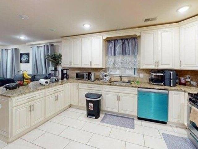house with 6 bedroom, Newark NJ DS102212092