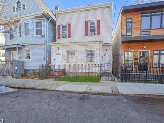 house with 6 bedroom, Newark NJ DS102217590