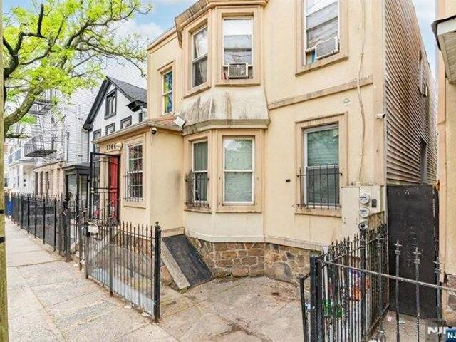 house with 6 bedroom, Newark NJ DS102256794