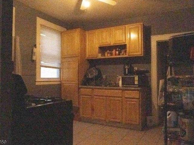 house with 6 bedroom, Newark NJ DS103665446