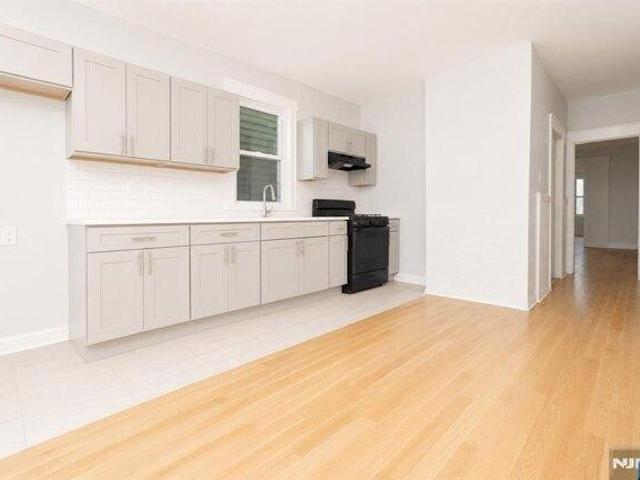house with 6 bedroom, Newark NJ DS104150498