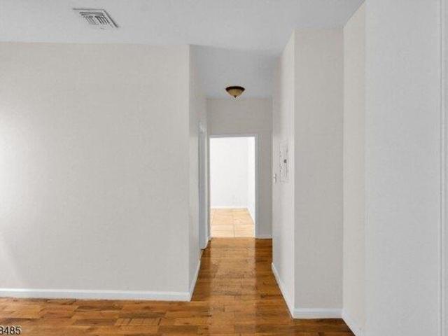 house with 6 bedroom, Newark NJ DS104262941