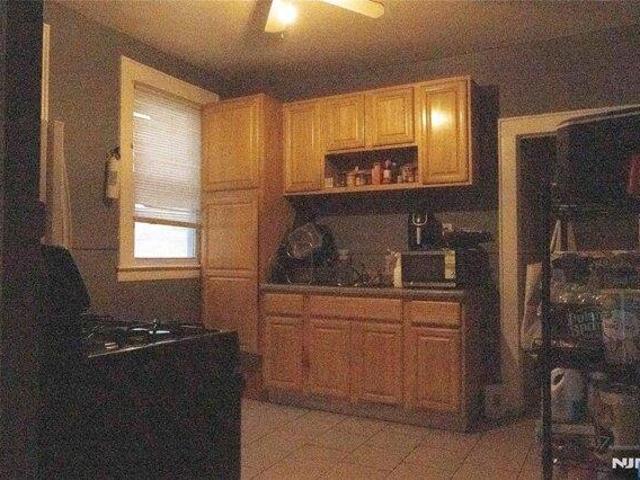 house with 6 bedroom, Newark NJ DS104374823