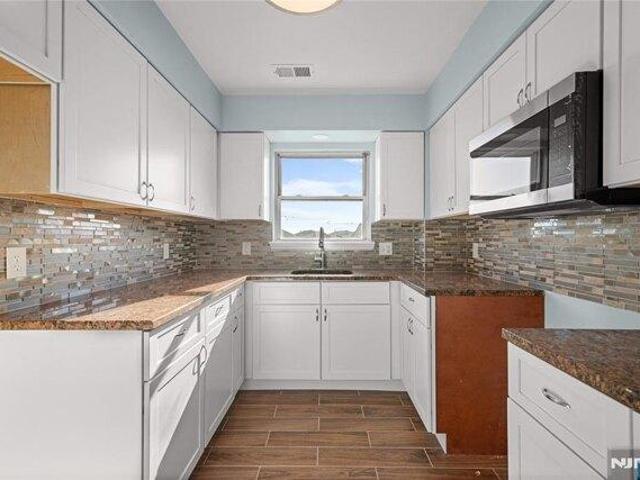 house with 6 bedroom, Newark NJ ES103186316