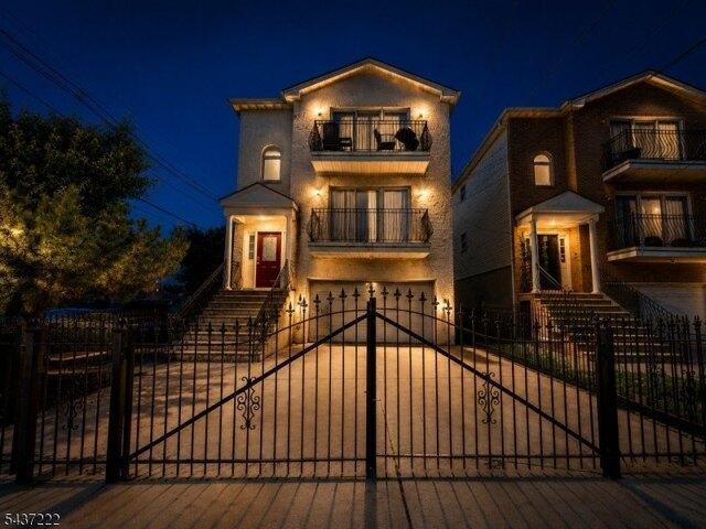 house with 6 bedroom, Newark NJ ES104407352