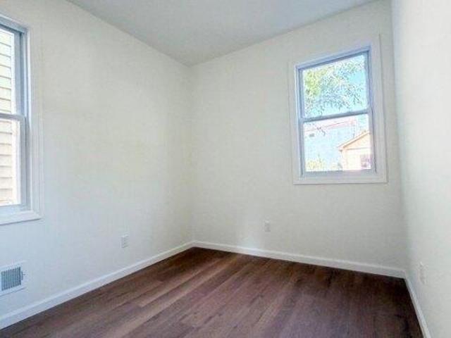 house with 6 bedroom, Newark NJ ES104479352