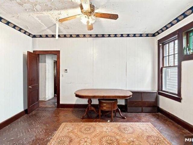 house with 6 bedroom, Newark NJ ES104807778