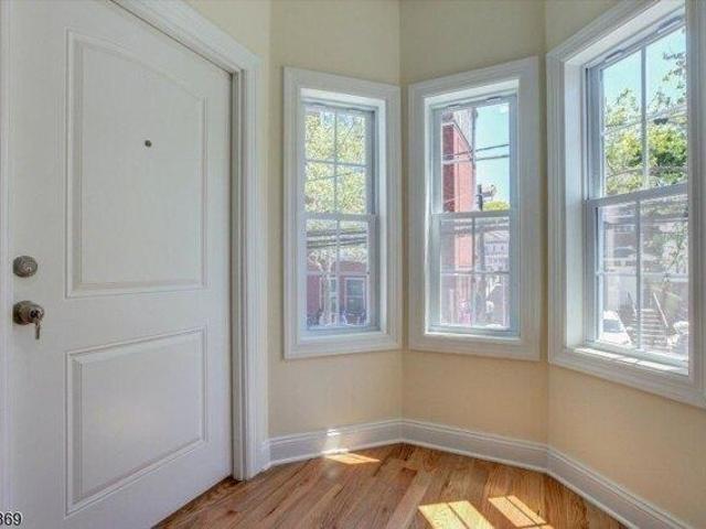 house with 6 bedroom, Newark NJ ES104834042