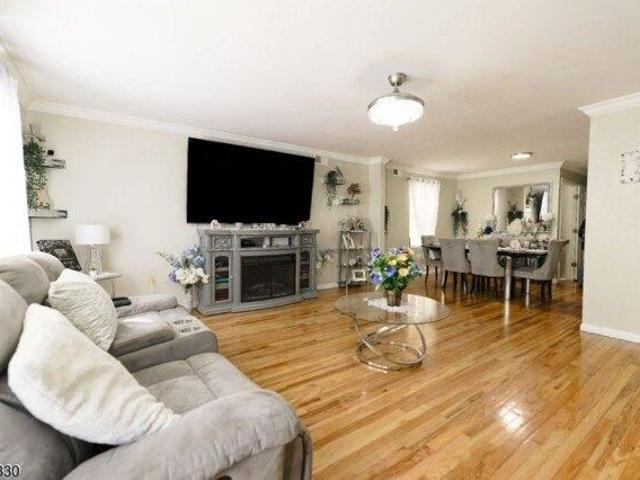 house with 6 bedroom, Newark NJ ES104849657