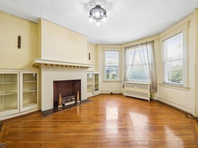 house with 6 bedroom, Newark NJ ES104870036