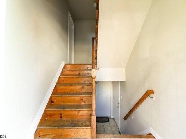 house with 6 bedroom, Newark NJ ES104191282