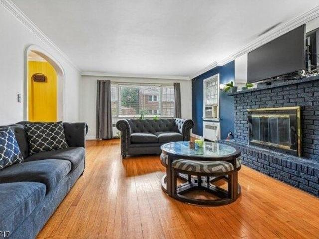 house with 6 bedroom, Newark NJ ES104192400