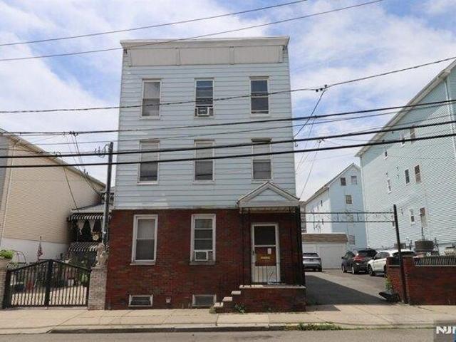 house with 6 bedroom, Newark NJ ES104237833