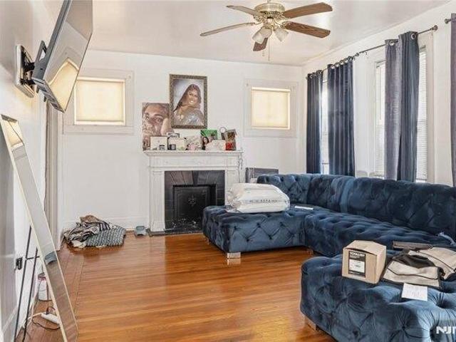 house with 6 bedroom, Newark NJ ES104374823