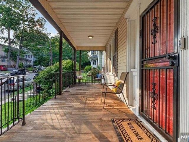 house with 6 bedroom, Newark NJ ES105142473