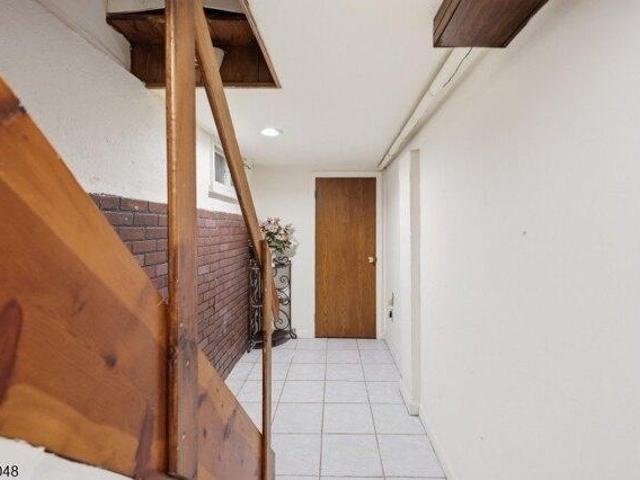 house with 6 bedroom, Newark NJ ES105156385