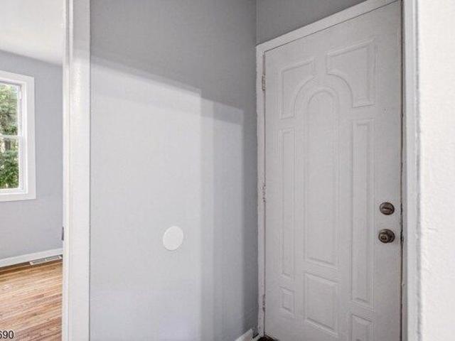 house with 6 bedroom, Newark NJ ES105190918