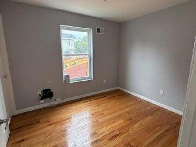 house with 6 bedroom, Newark NJ ES105207957