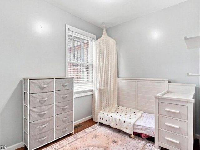 house with 6 bedroom, Newark NJ ES105231634