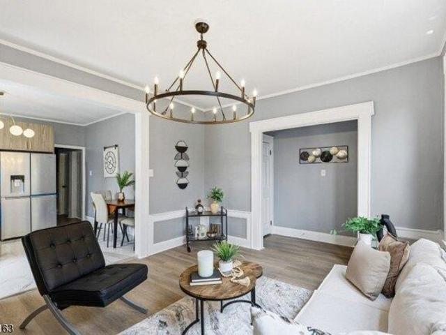 house with 6 bedroom, Newark NJ ES105318940